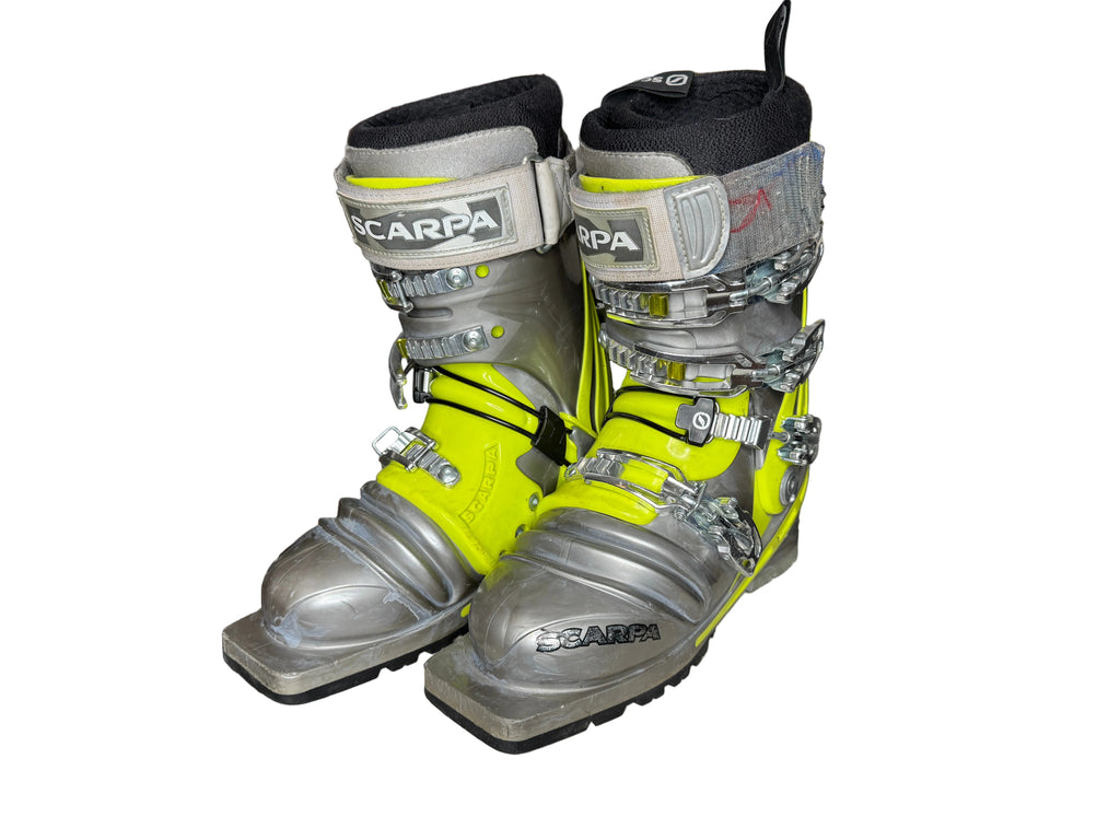 Scarpa T1 Women’s Telemark Boots – Mondo 25 Used Ski Boots – Freeheel Life